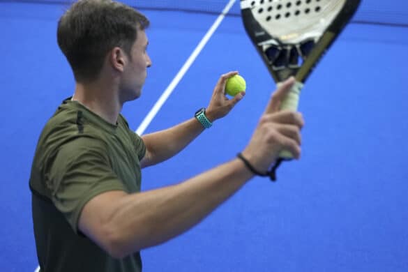 The Continental Grip: The First Step to Master Padel - PadelMBA Blog